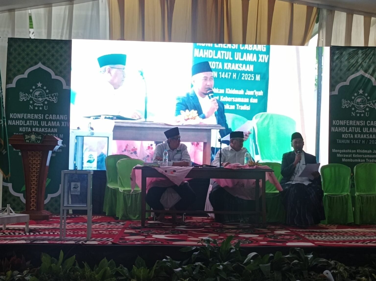 KH Abdul Wasik Hannan Dan KH Hafidzul Hakim Nahkodai NU Kraksaan 2025 ...